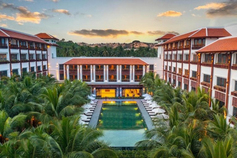 Radisson Resort Mũi Né - Giá tốt nhất 2026 - Eholiday.vn